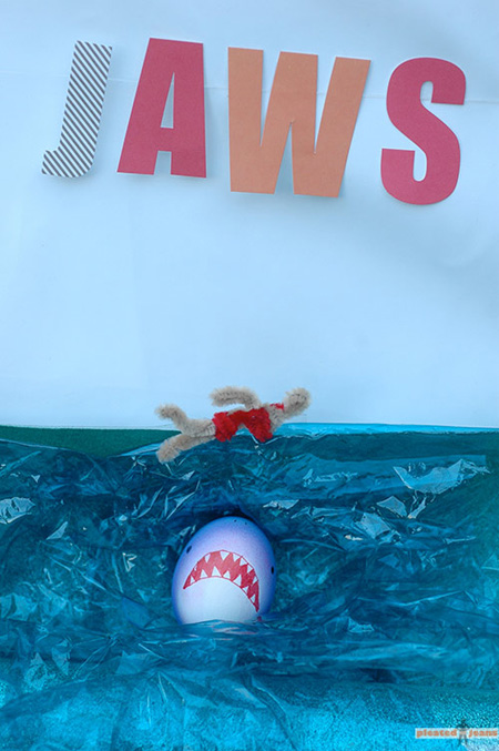 Famous Movie Scenes Recreated With Easter Eggs – Foodiggity