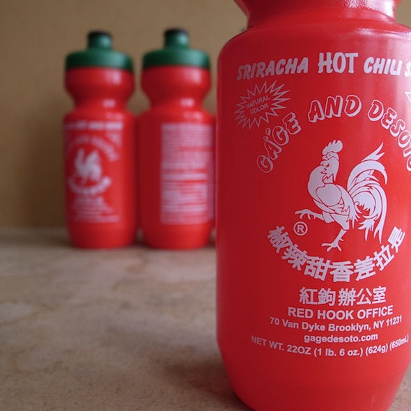 Sriracha Water Bottle – Foodiggity