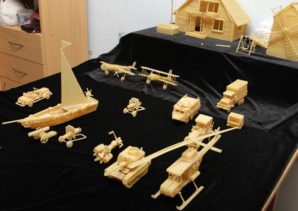 Miniature Models Made From Pasta – Foodiggity