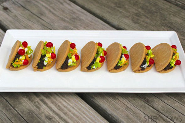 Oreo Taco Cookies | Foodiggity