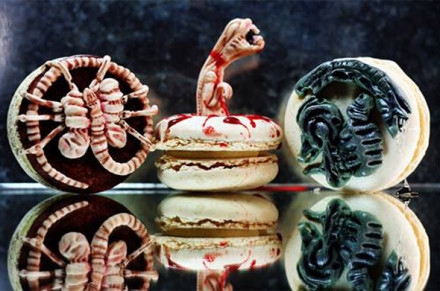 Alien Chestburster Macarons – Foodiggity