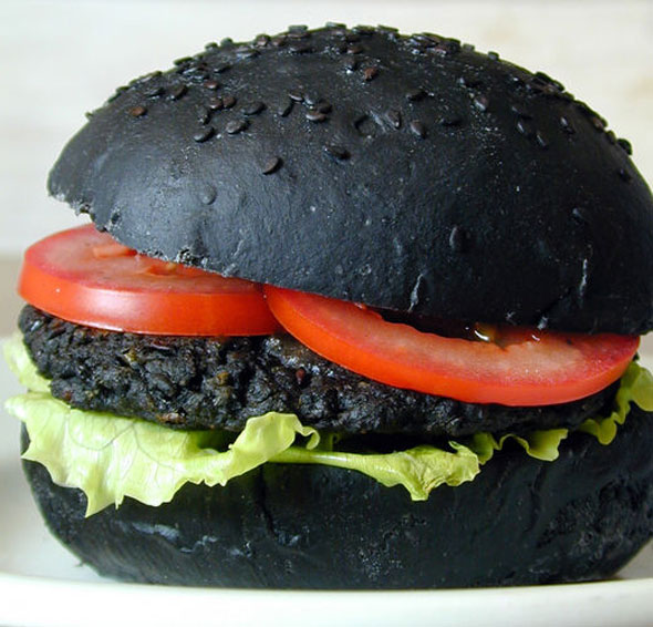 How To Make Your Own All-Black Burger – Foodiggity