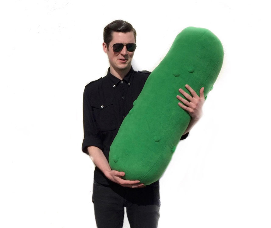 The Pickle Body Pillow Will Dill-iver The Best Night’s Sleep – Foodiggity