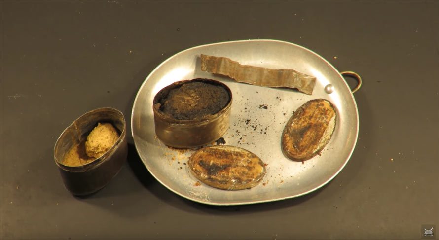 Watch This Guy Eat A 117-yr-old British Army Ration – Foodiggity