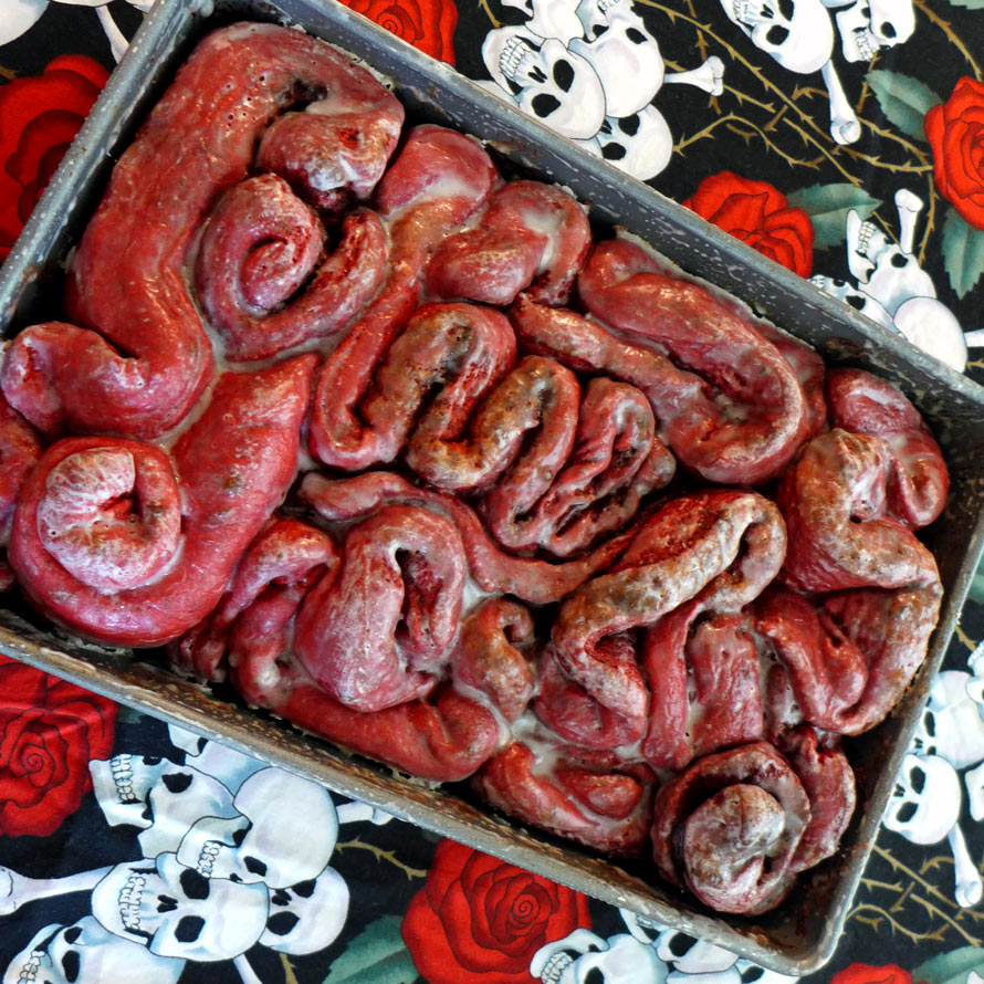 Red Velvet Cinnamon Roll Guts Will Turn Your Stomach – Foodiggity